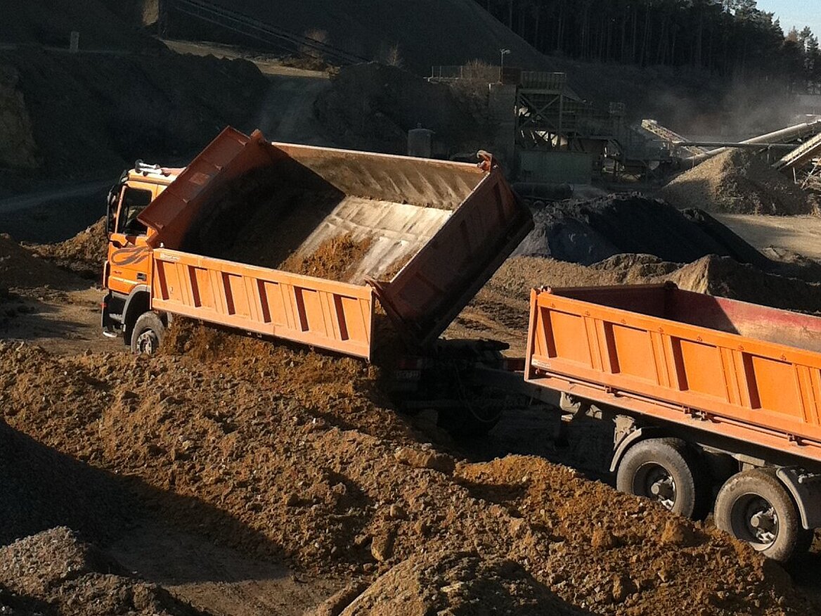 Straßen- und Tiefbau: amo/Debus